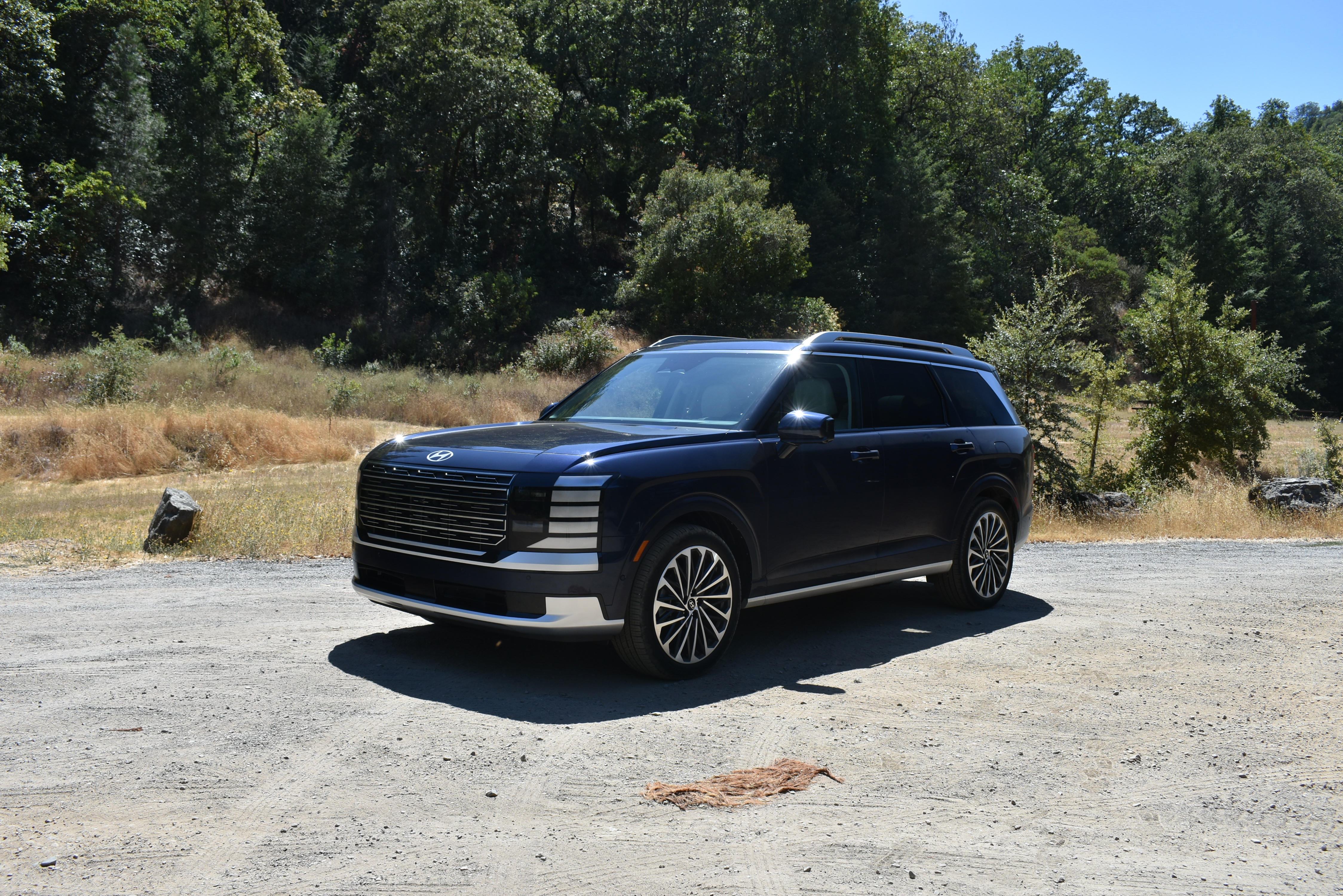 2026 Hyundai Palisade vs. 2026 Ford Explorer Comparison - Kelley Blue Book